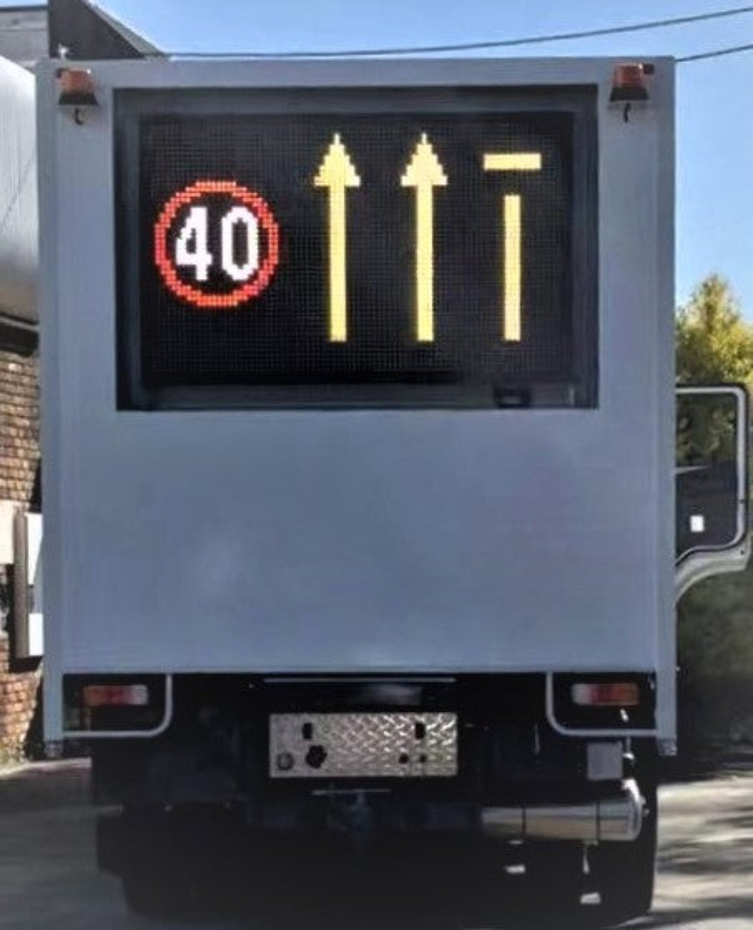 Variable Message Sign (VMS) LED Board Full Colour — National Arrow and Emergency